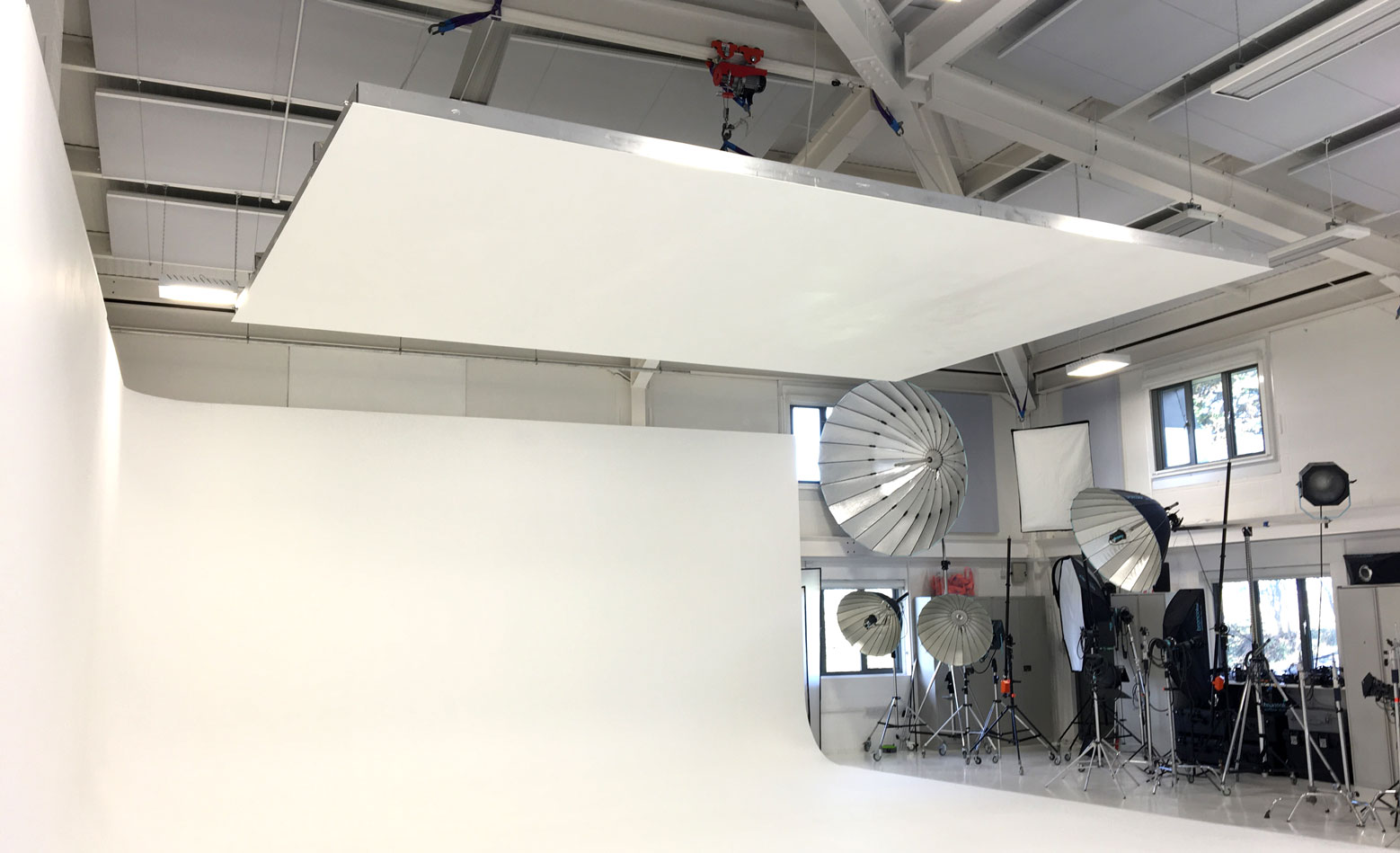 How to light and photograph cars in a studio [+FREE Video]