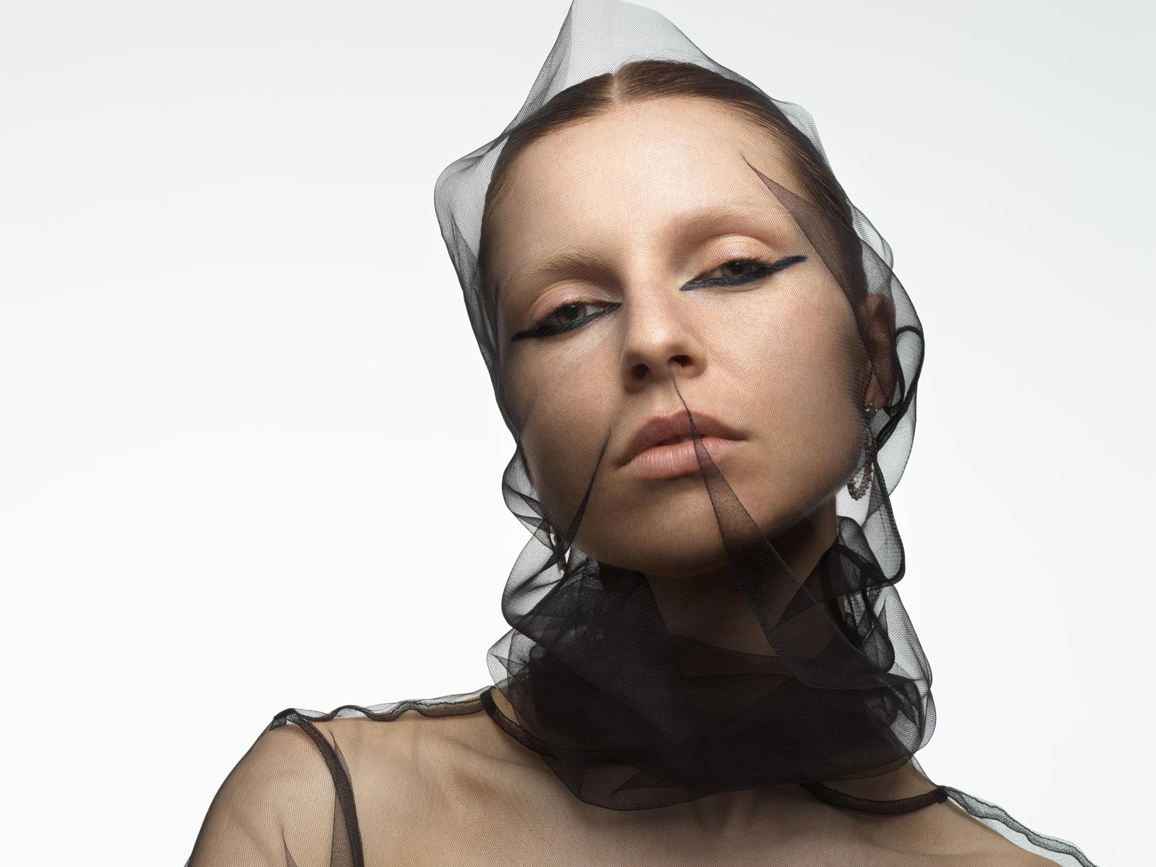 Bright and Gritty Beauty Photography | Visual Education